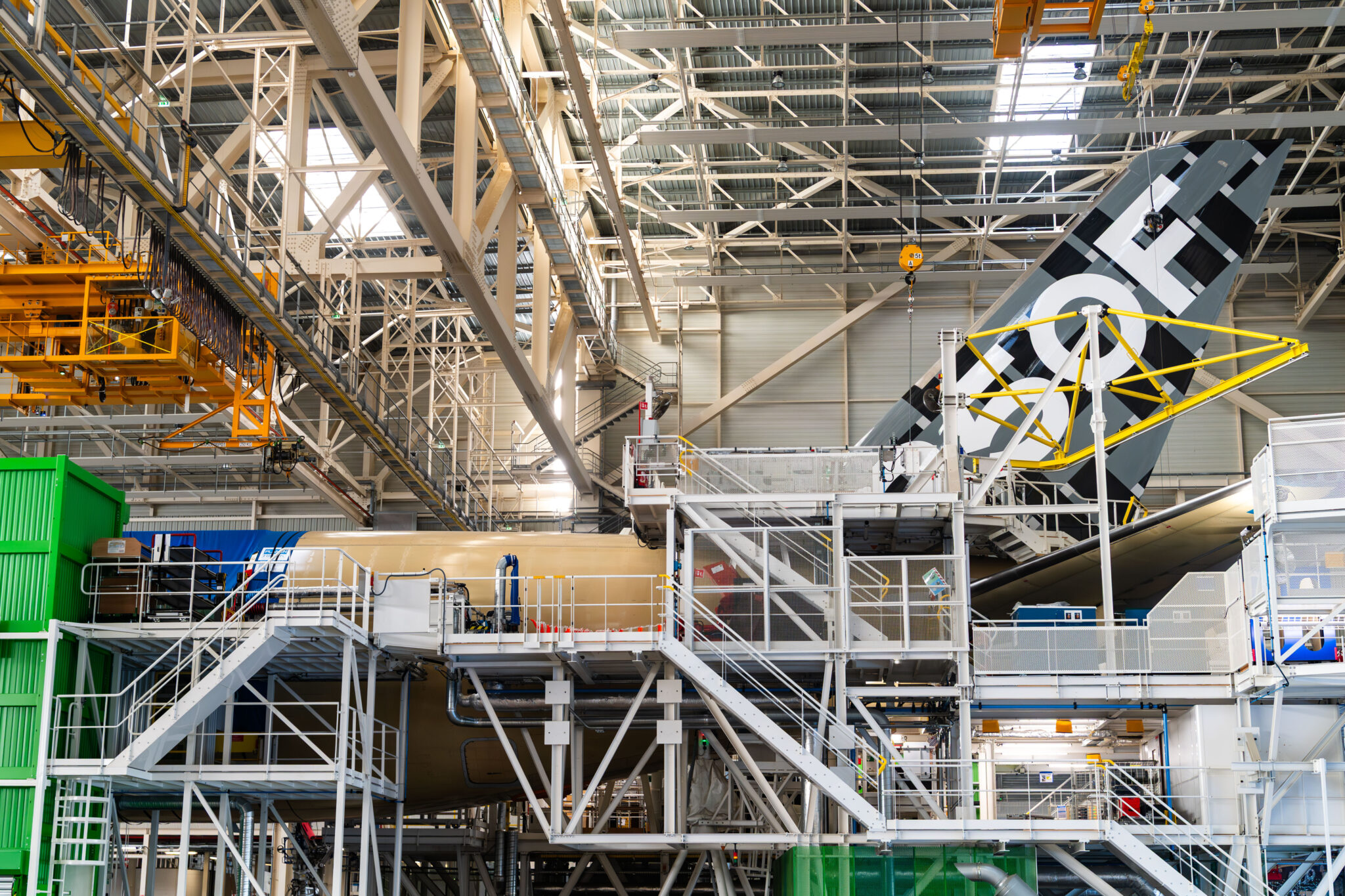 A350 Freighter MSN700 VTP fitting _AI-PHO-0108-14-A350 Freighter MSN700 ...